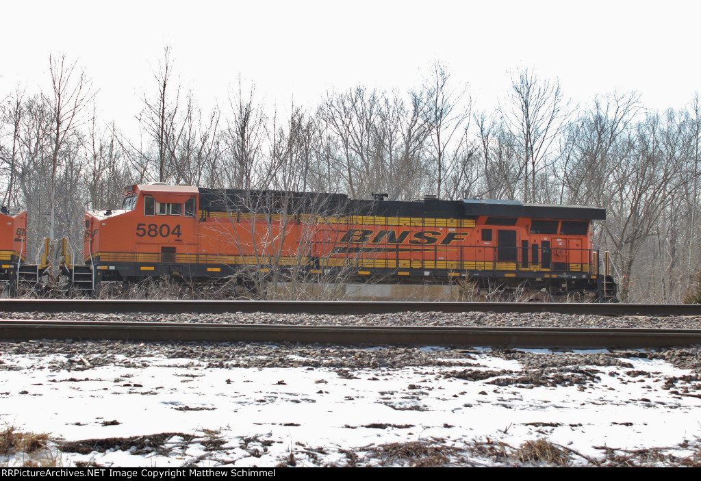 BNSF 5804 - DPU #2